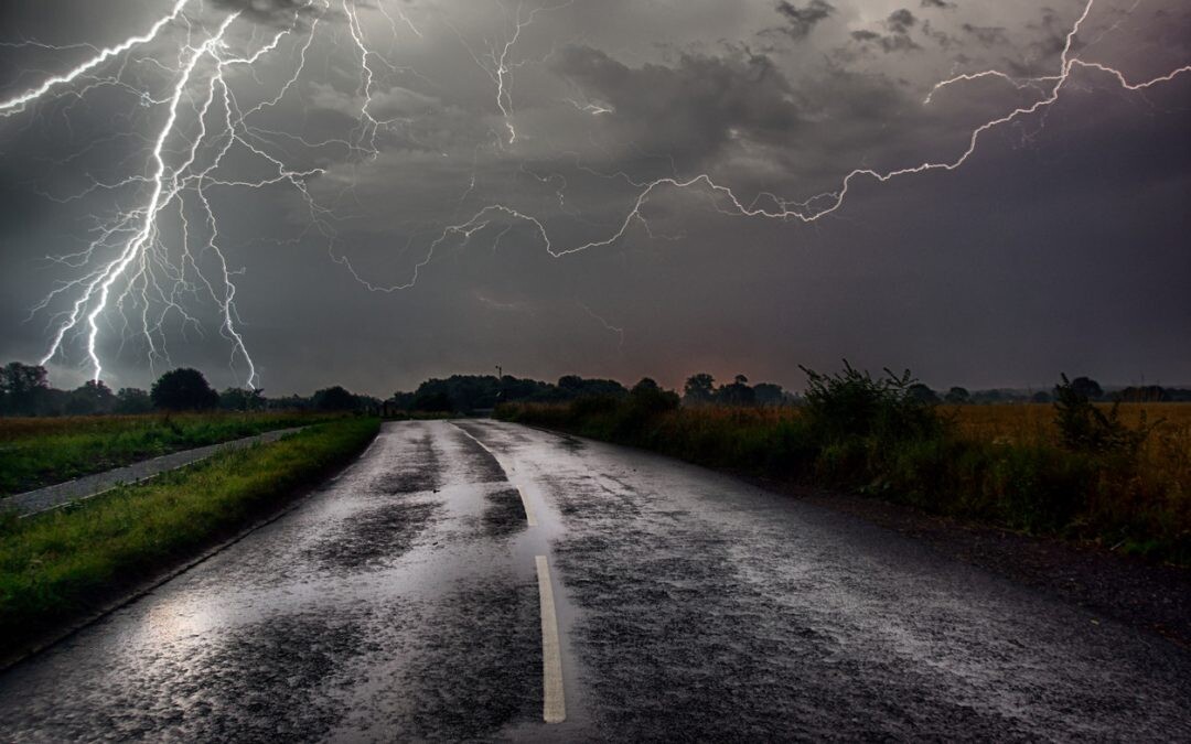 The Perfect Storm: How to Drive in Heavy Rain and Hail - Fuji Weather ...